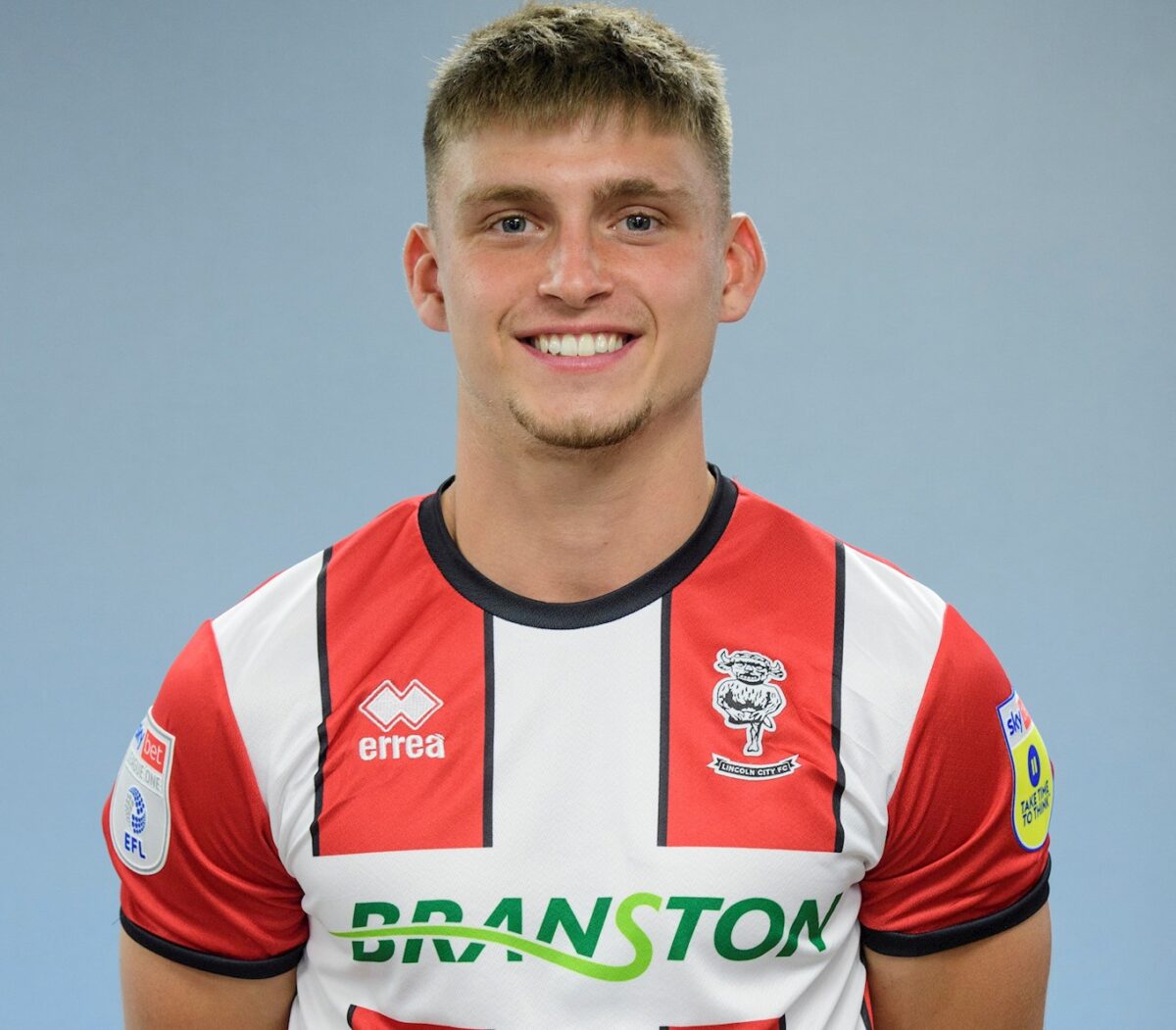 Charley Kendall joins on loan from Lincoln