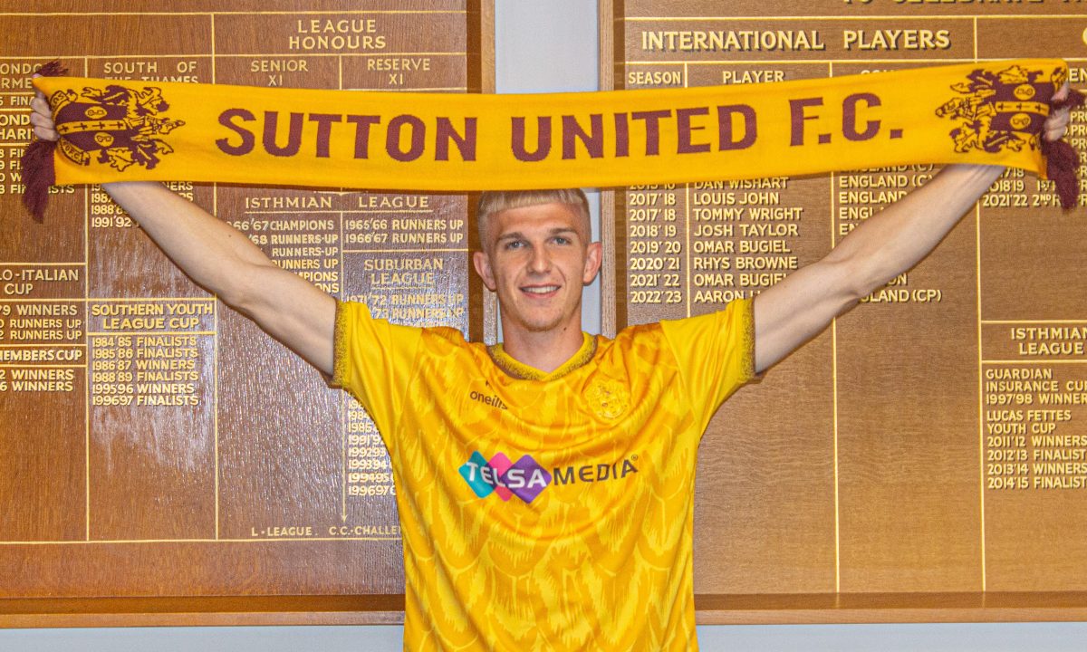 Charlie Waller joins on loan from MK Dons - Sutton United Football Club